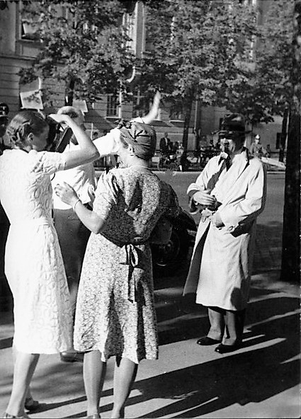Hitler Archive | Adolf Hitler with two women in front of his apartment ...