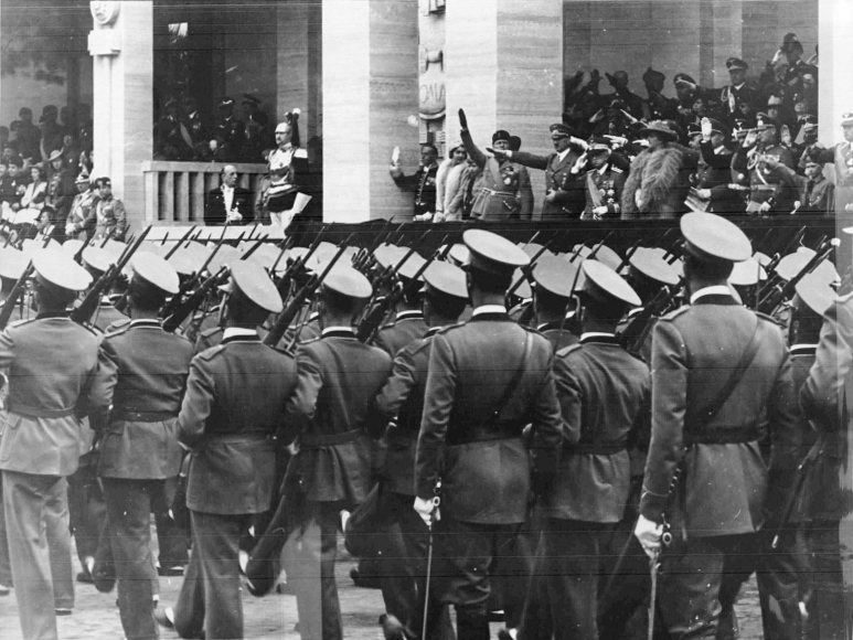 Hitler Archive | Adolf Hitler with Mussolini and the King and Queen of ...